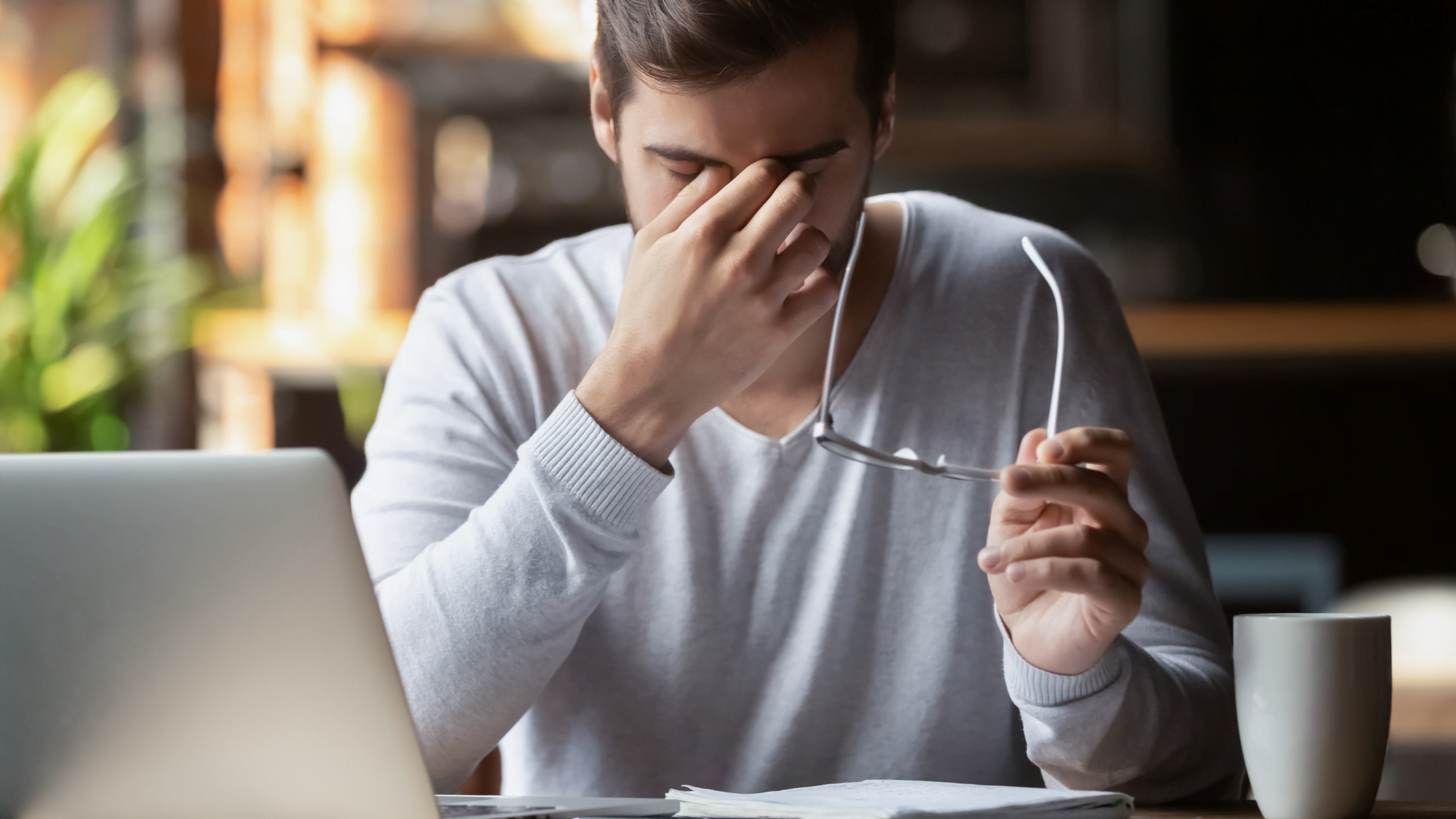 Preventing Digital Eye Strain - DeCare
